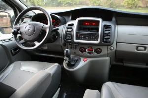 Pelēks Renault Trafic 2010 Mārupe, ar dzinēja tilpumu 2.50 L un nobraukumu 298 tūkst. km par 5950 €, foto 11 vietnē AUTOMOTO.COM.LV