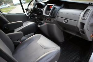 Pelēks Renault Trafic 2010 Mārupe, ar dzinēja tilpumu 2.50 L un nobraukumu 298 tūkst. km par 5950 €, foto 12 vietnē AUTOMOTO.COM.LV