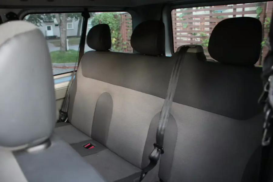 Pelēks Renault Trafic 2010 Mārupe, ar dzinēja tilpumu 2.50 L un nobraukumu 298 tūkst. km par 5950 €, foto 13 vietnē AUTOMOTO.COM.LV