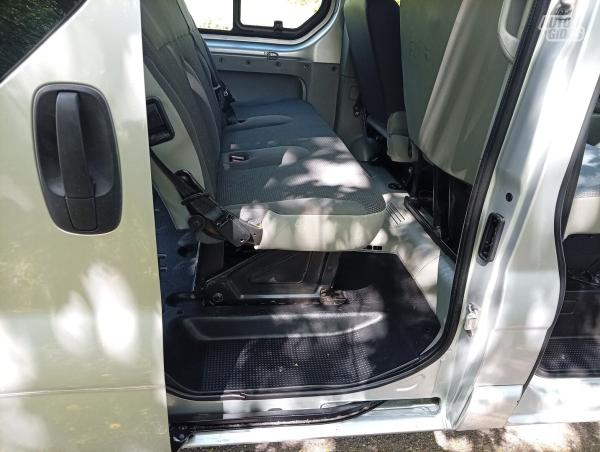 Grey Renault Trafic 2011 in Vilnius, with an engine capacity of 2.00 L and mileage of 177 thousand km for 5150 €, photo 8 on AUTOMOTO.COM.LV