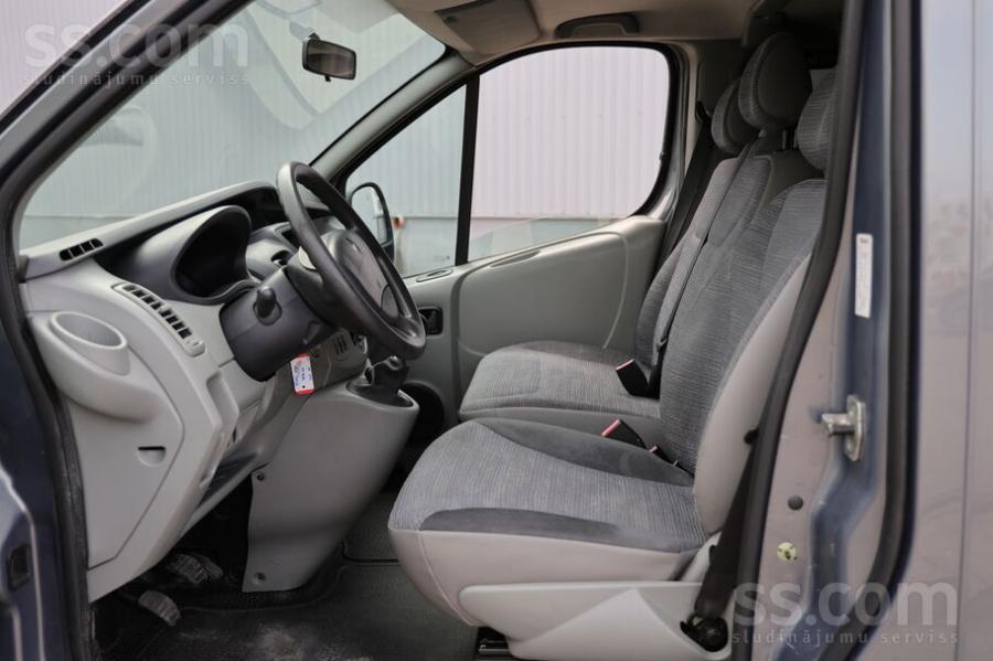 Grey Renault Trafic 2011 in Tukums, with an engine capacity of 2.00 L and mileage of 193 thousand km for 7700 €, photo 8 on AUTOMOTO.COM.LV