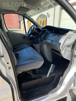 Grey Renault Trafic 2011 in Ventspils, with an engine capacity of 2.00 L and mileage of 331 thousand km for 3000 €, photo 10 on AUTOMOTO.COM.LV