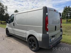 Pelēks Renault Trafic 2011 Rīga, ar dzinēja tilpumu 2.00 L un nobraukumu 348 tūkst. km par 3290 €, foto 3 vietnē AUTOMOTO.COM.LV