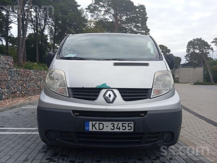 Pelēks Renault Trafic 2012 Ventspils, ar dzinēja tilpumu 2.50 L un nobraukumu 500 tūkst. km par 2200 €, foto 5 vietnē AUTOMOTO.COM.LV