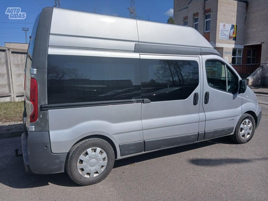 Grey Renault Trafic 2012 in Panevezys, with an engine capacity of 2.00 L and mileage of 117 thousand km for 8499 €, photo 9 on AUTOMOTO.COM.LV
