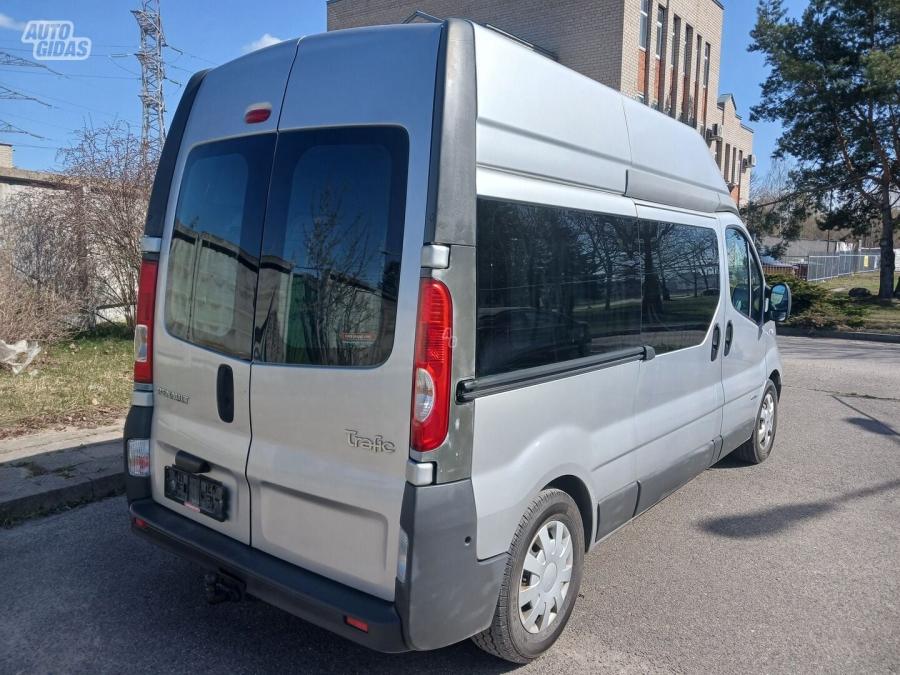 Grey Renault Trafic 2012 in Panevezys, with an engine capacity of 2.00 L and mileage of 117 thousand km for 8499 €, photo 10 on AUTOMOTO.COM.LV