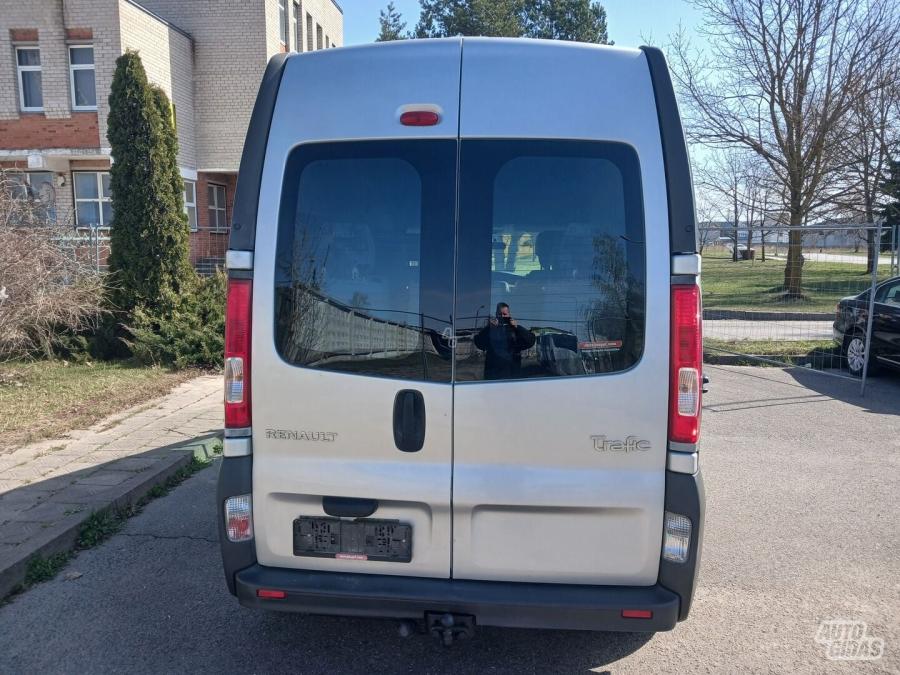 Grey Renault Trafic 2012 in Panevezys, with an engine capacity of 2.00 L and mileage of 117 thousand km for 8499 €, photo 11 on AUTOMOTO.COM.LV