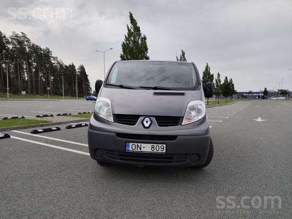 Pelēks Renault Trafic 2012 Rīga, ar dzinēja tilpumu 2.00 L un nobraukumu 238 tūkst. km par 8200 €, foto 1 vietnē AUTOMOTO.COM.LV