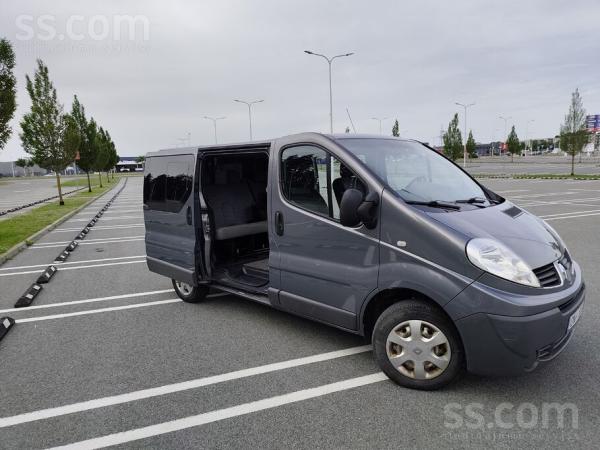 Pelēks Renault Trafic 2012 Rīga, ar dzinēja tilpumu 2.00 L un nobraukumu 238 tūkst. km par 8200 €, foto 4 vietnē AUTOMOTO.COM.LV