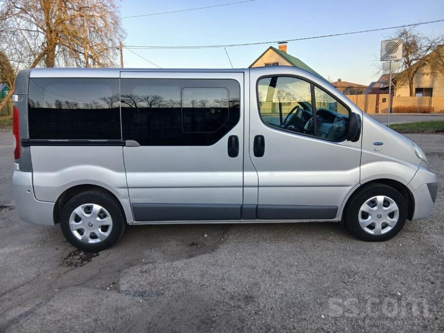 Grey Renault Trafic 2013 in Riga, with an engine capacity of 2.00 L and mileage of 264 thousand km for 7900 €, photo 6 on AUTOMOTO.COM.LV