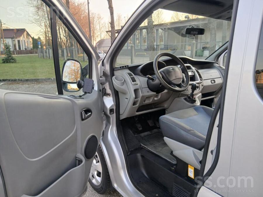 Grey Renault Trafic 2013 in Riga, with an engine capacity of 2.00 L and mileage of 264 thousand km for 7900 €, photo 10 on AUTOMOTO.COM.LV