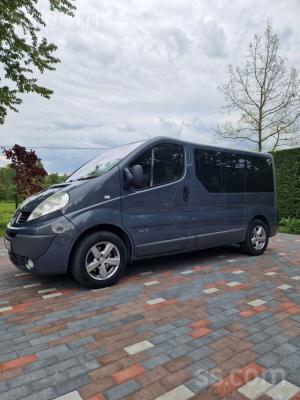 Grey Renault Trafic 2013 in Jelgava, with an engine capacity of 2.00 L and mileage of 283 thousand km for 12500 €, photo 2 on AUTOMOTO.COM.LV