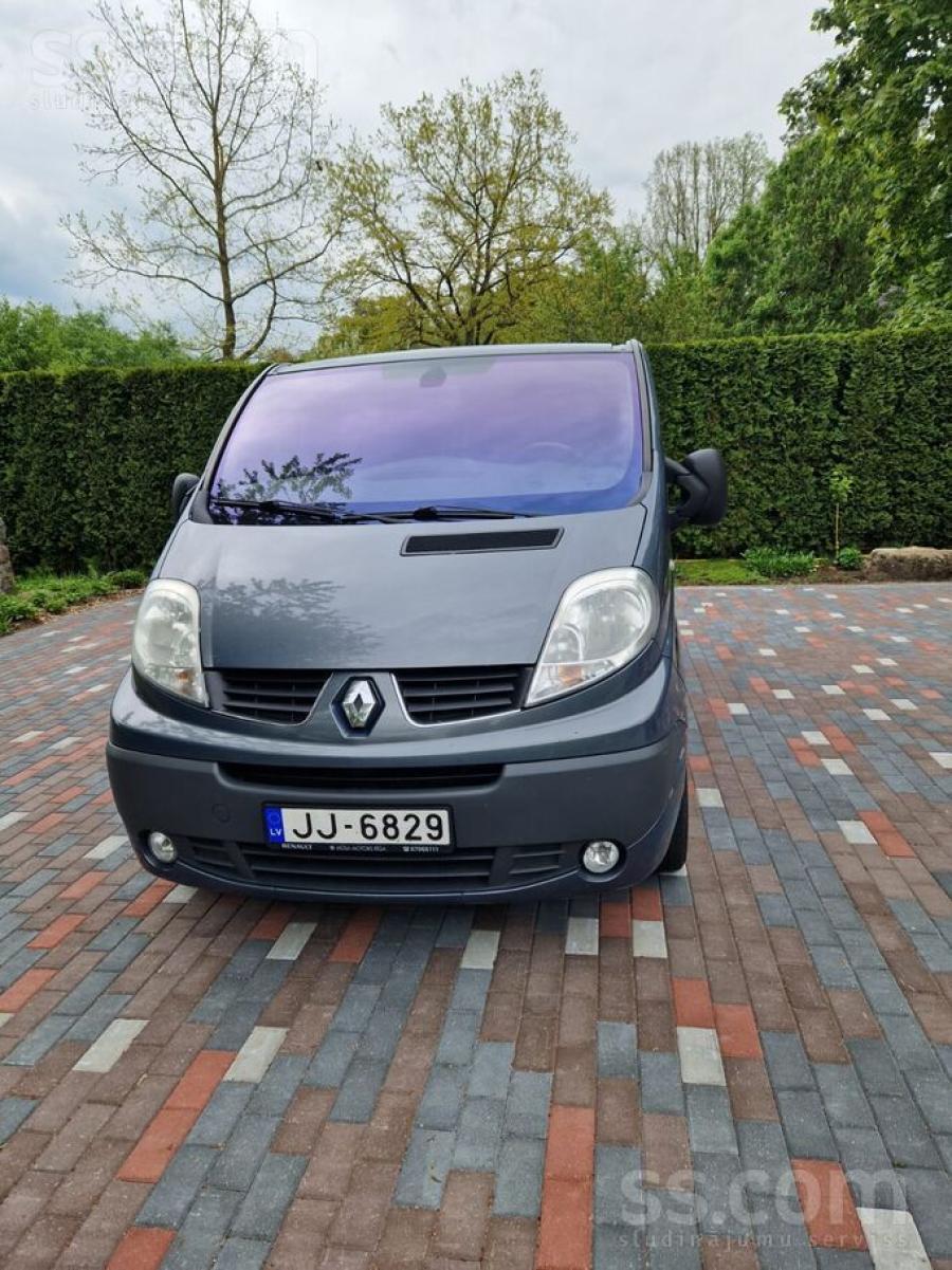 Grey Renault Trafic 2013 in Jelgava, with an engine capacity of 2.00 L and mileage of 283 thousand km for 12500 €, photo 14 on AUTOMOTO.COM.LV