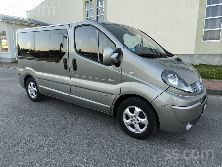Pelēks Renault Trafic 2013 Ludza, ar dzinēja tilpumu 2.00 L un nobraukumu 136 tūkst. km par 15300 €, foto 3 vietnē AUTOMOTO.COM.LV