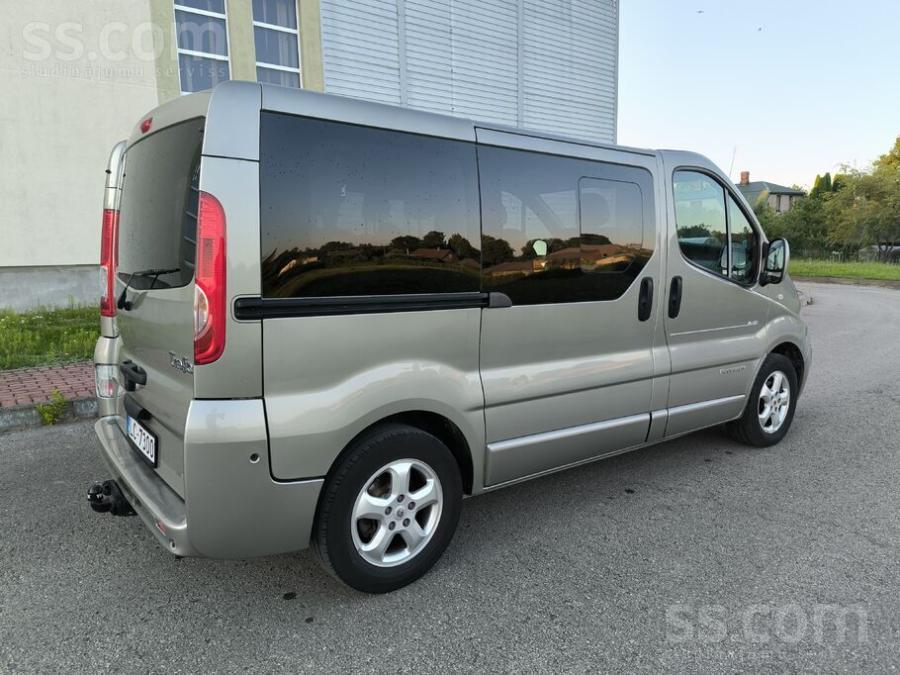 Pelēks Renault Trafic 2013 Ludza, ar dzinēja tilpumu 2.00 L un nobraukumu 136 tūkst. km par 15300 €, foto 12 vietnē AUTOMOTO.COM.LV