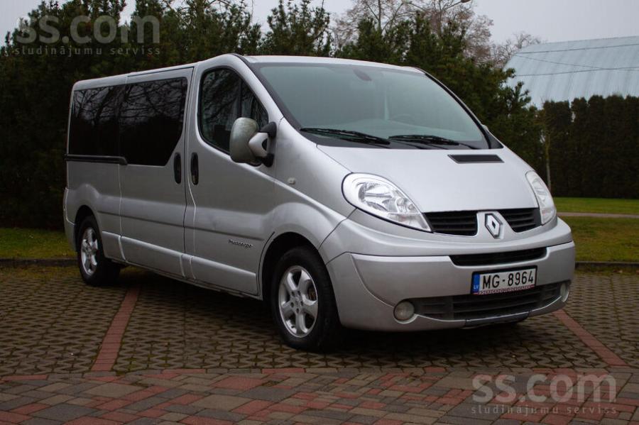 Grey Renault Trafic 2014 in Jelgava, with an engine capacity of 2.00 L and mileage of 302 thousand km for 5950 €, photo 1 on AUTOMOTO.COM.LV