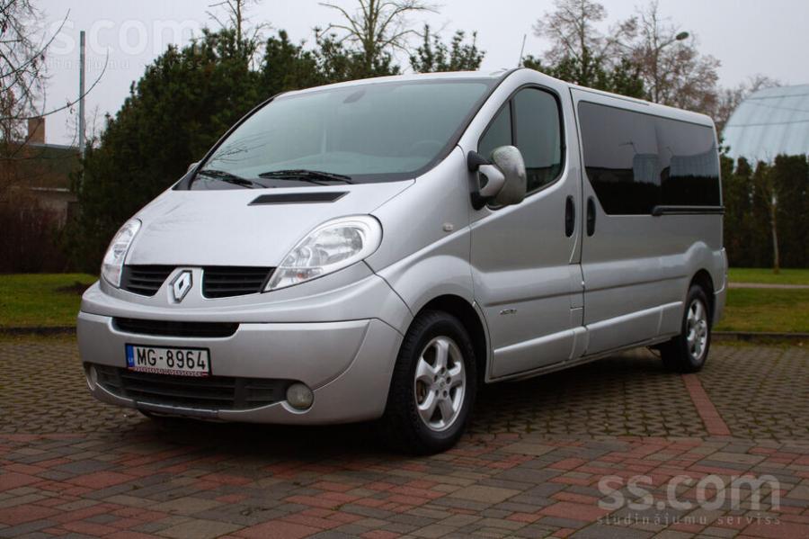 Grey Renault Trafic 2014 in Jelgava, with an engine capacity of 2.00 L and mileage of 302 thousand km for 5950 €, photo 3 on AUTOMOTO.COM.LV