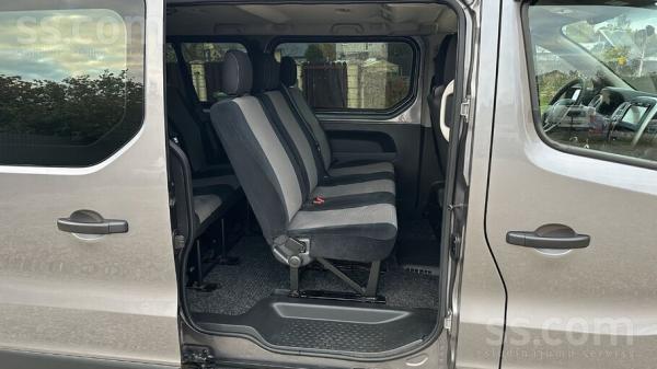 Grey Renault Trafic 2015 in Rezekne, with an engine capacity of 1.60 L and mileage of 217 thousand km for 10950 €, photo 11 on AUTOMOTO.COM.LV