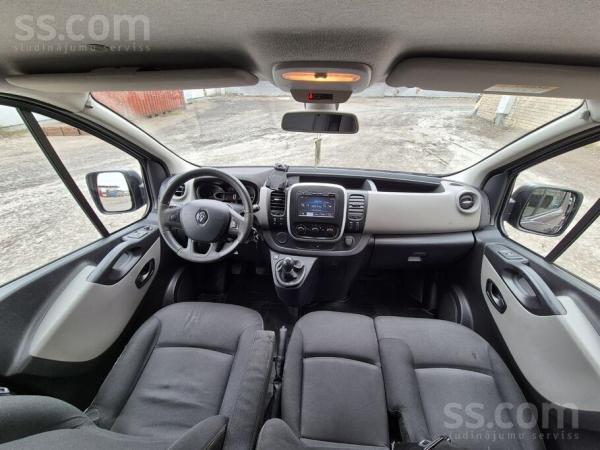Pelēks Renault Trafic 2015 Rīga, ar dzinēja tilpumu 1.60 L un nobraukumu 485 tūkst. km par 7999 €, foto 1 vietnē AUTOMOTO.COM.LV