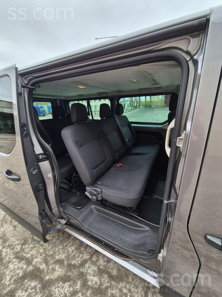 Pelēks Renault Trafic 2015 Rīga, ar dzinēja tilpumu 1.60 L un nobraukumu 485 tūkst. km par 7999 €, foto 3 vietnē AUTOMOTO.COM.LV