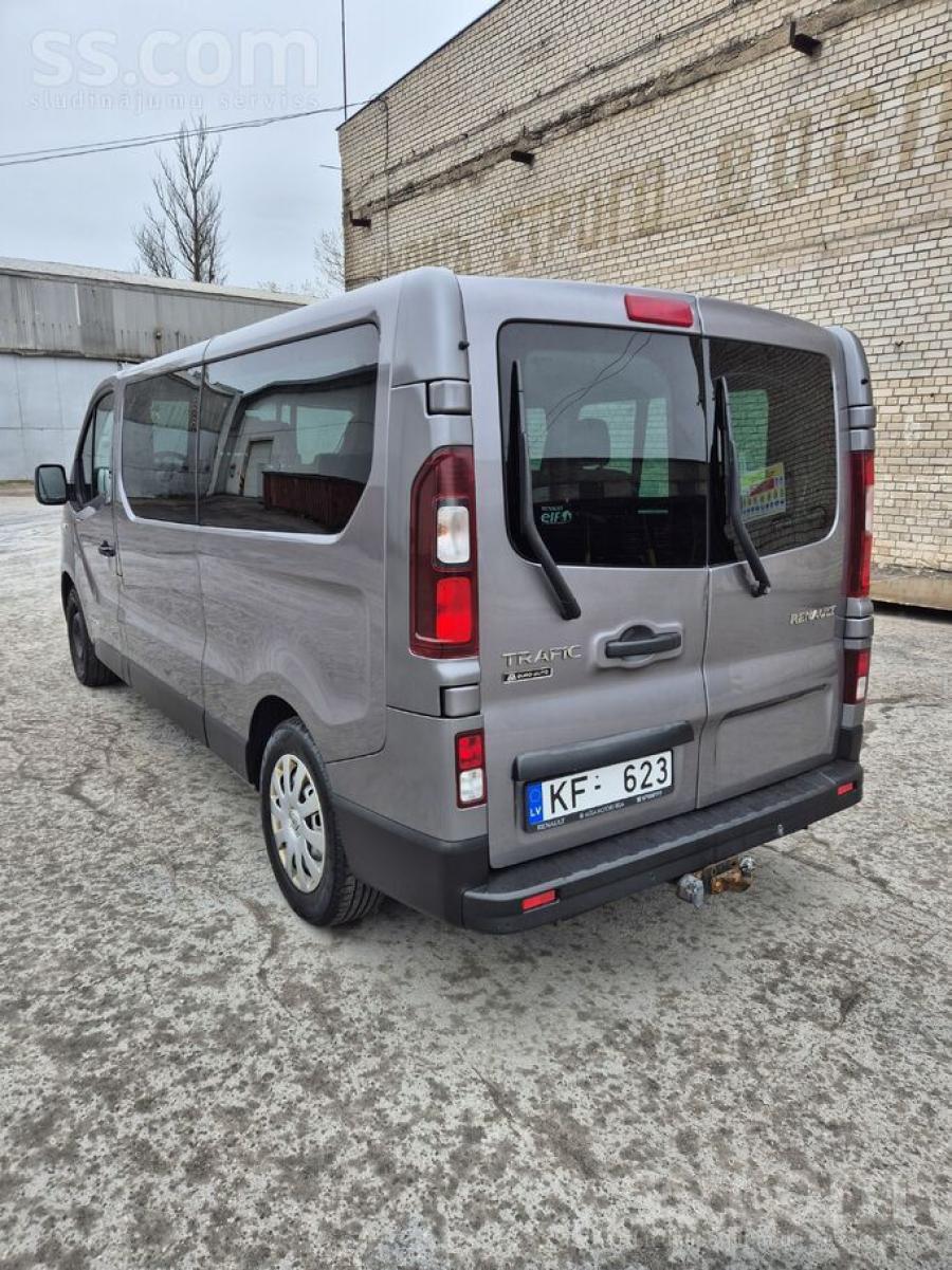 Pelēks Renault Trafic 2015 Rīga, ar dzinēja tilpumu 1.60 L un nobraukumu 485 tūkst. km par 7999 €, foto 6 vietnē AUTOMOTO.COM.LV