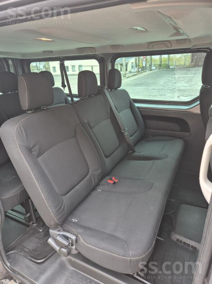 Pelēks Renault Trafic 2015 Rīga, ar dzinēja tilpumu 1.60 L un nobraukumu 485 tūkst. km par 7999 €, foto 12 vietnē AUTOMOTO.COM.LV