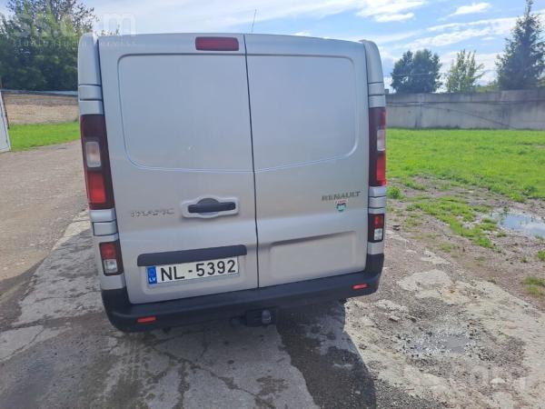 Pelēks Renault Trafic 2015 Jelgava, ar dzinēja tilpumu 1.60 L un nobraukumu 201 tūkst. km par 9000 €, foto 4 vietnē AUTOMOTO.COM.LV