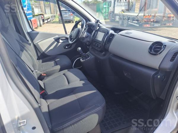 Pelēks Renault Trafic 2015 Jelgava, ar dzinēja tilpumu 1.60 L un nobraukumu 201 tūkst. km par 9000 €, foto 8 vietnē AUTOMOTO.COM.LV