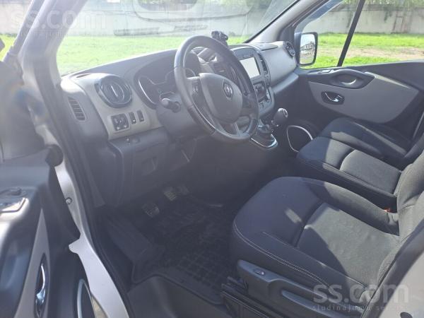 Pelēks Renault Trafic 2015 Jelgava, ar dzinēja tilpumu 1.60 L un nobraukumu 201 tūkst. km par 9000 €, foto 9 vietnē AUTOMOTO.COM.LV