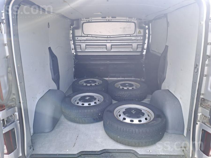 Pelēks Renault Trafic 2015 Jelgava, ar dzinēja tilpumu 1.60 L un nobraukumu 201 tūkst. km par 9000 €, foto 11 vietnē AUTOMOTO.COM.LV