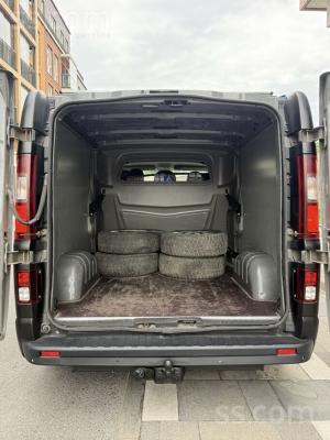 Pelēks Renault Trafic 2015 Tallina, ar dzinēja tilpumu 1.60 L un nobraukumu 269 tūkst. km par 9998 €, foto 18 vietnē AUTOMOTO.COM.LV