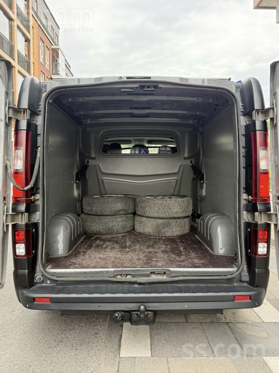 Pelēks Renault Trafic 2015 Tallina, ar dzinēja tilpumu 1.60 L un nobraukumu 269 tūkst. km par 9998 €, foto 18 vietnē AUTOMOTO.COM.LV