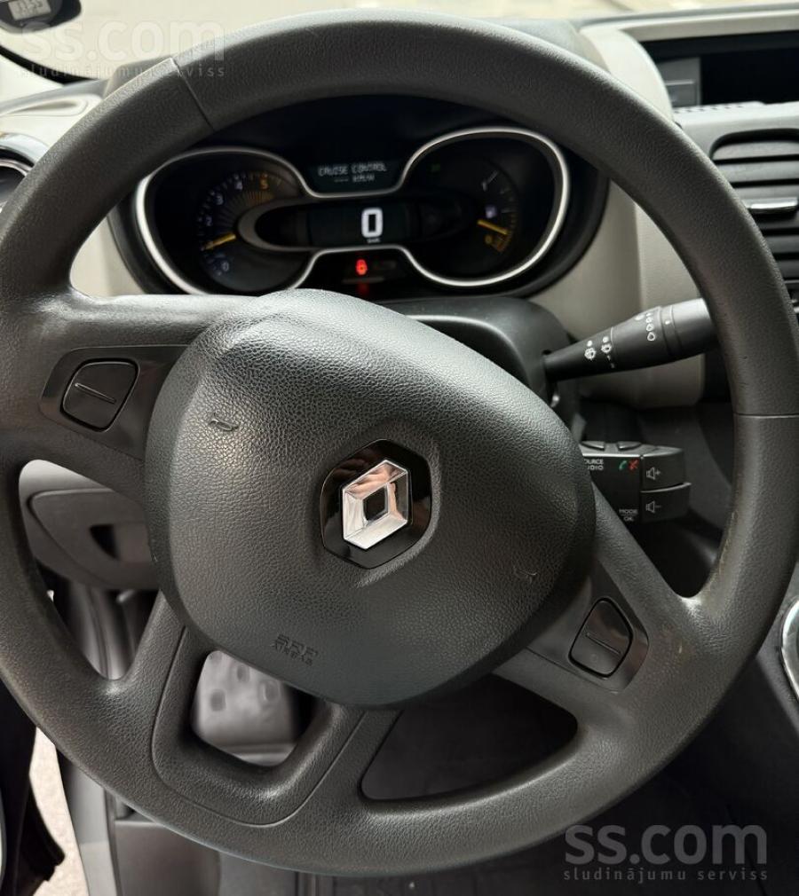 Pelēks Renault Trafic 2015 Tallina, ar dzinēja tilpumu 1.60 L un nobraukumu 269 tūkst. km par 9998 €, foto 28 vietnē AUTOMOTO.COM.LV