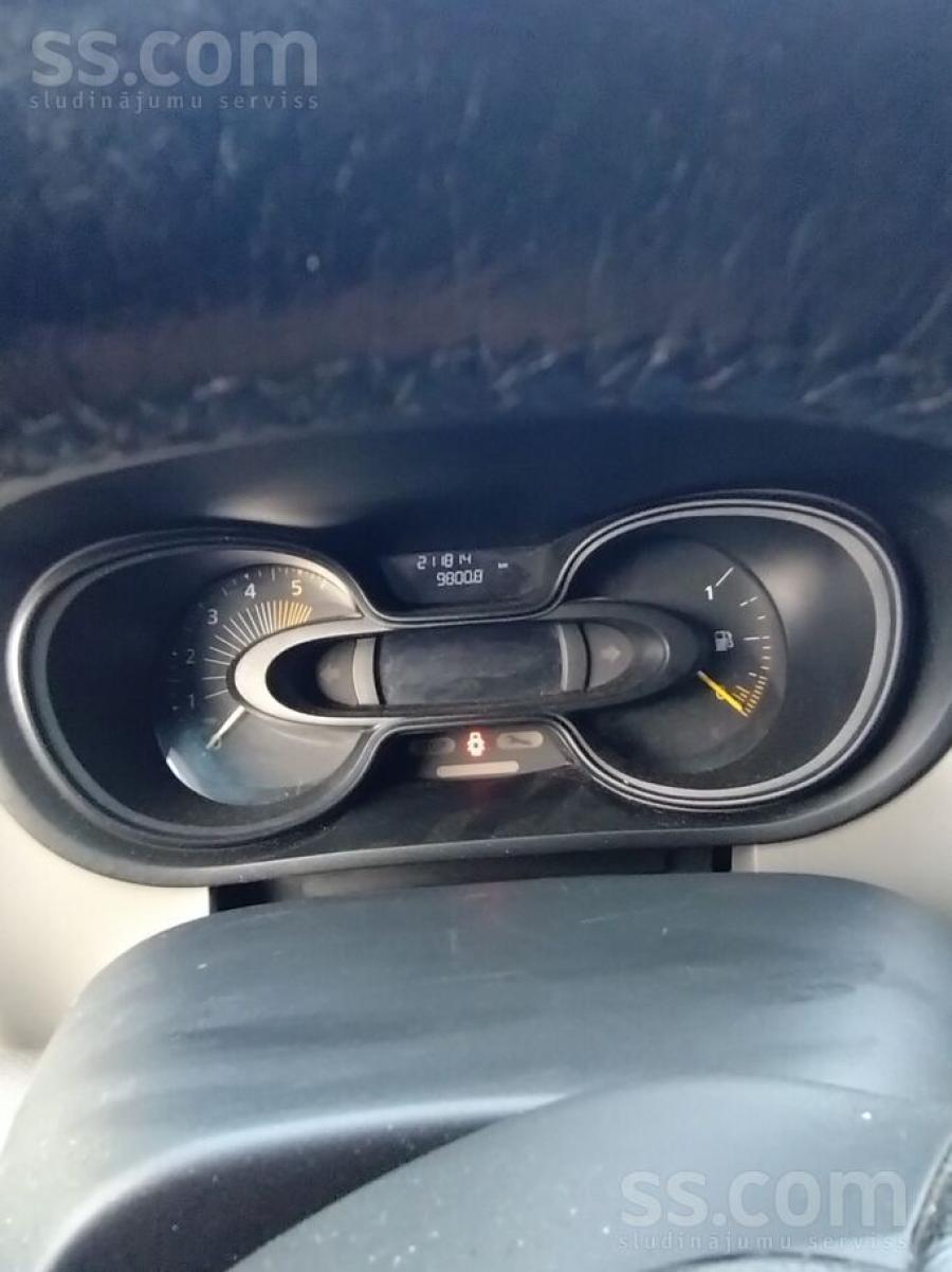 Grey Renault Trafic 2015 in Riga, with an engine capacity of 1.60 L and mileage of 212 thousand km for 12200 €, photo 12 on AUTOMOTO.COM.LV