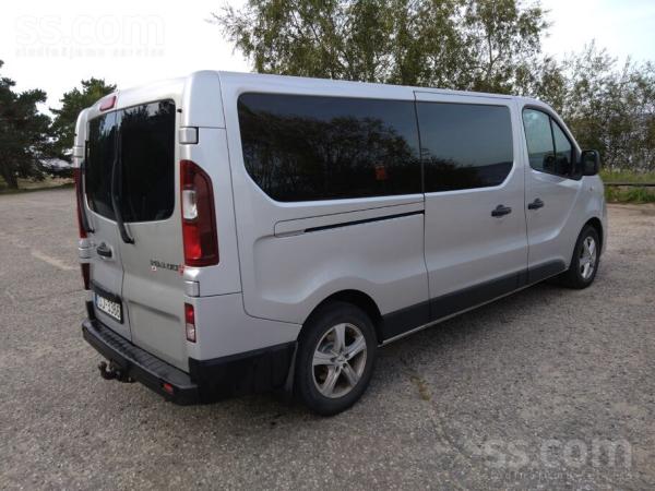 Renault Trafic 2015 in Riga on AUTOMOTO.COM.LV Grey Renault Trafic 2015 in Riga, with an engine capacity of 1.60 L and mileage of 212 thousand km for 12200 €, photo 4 on AUTOMOTO.COM.LV