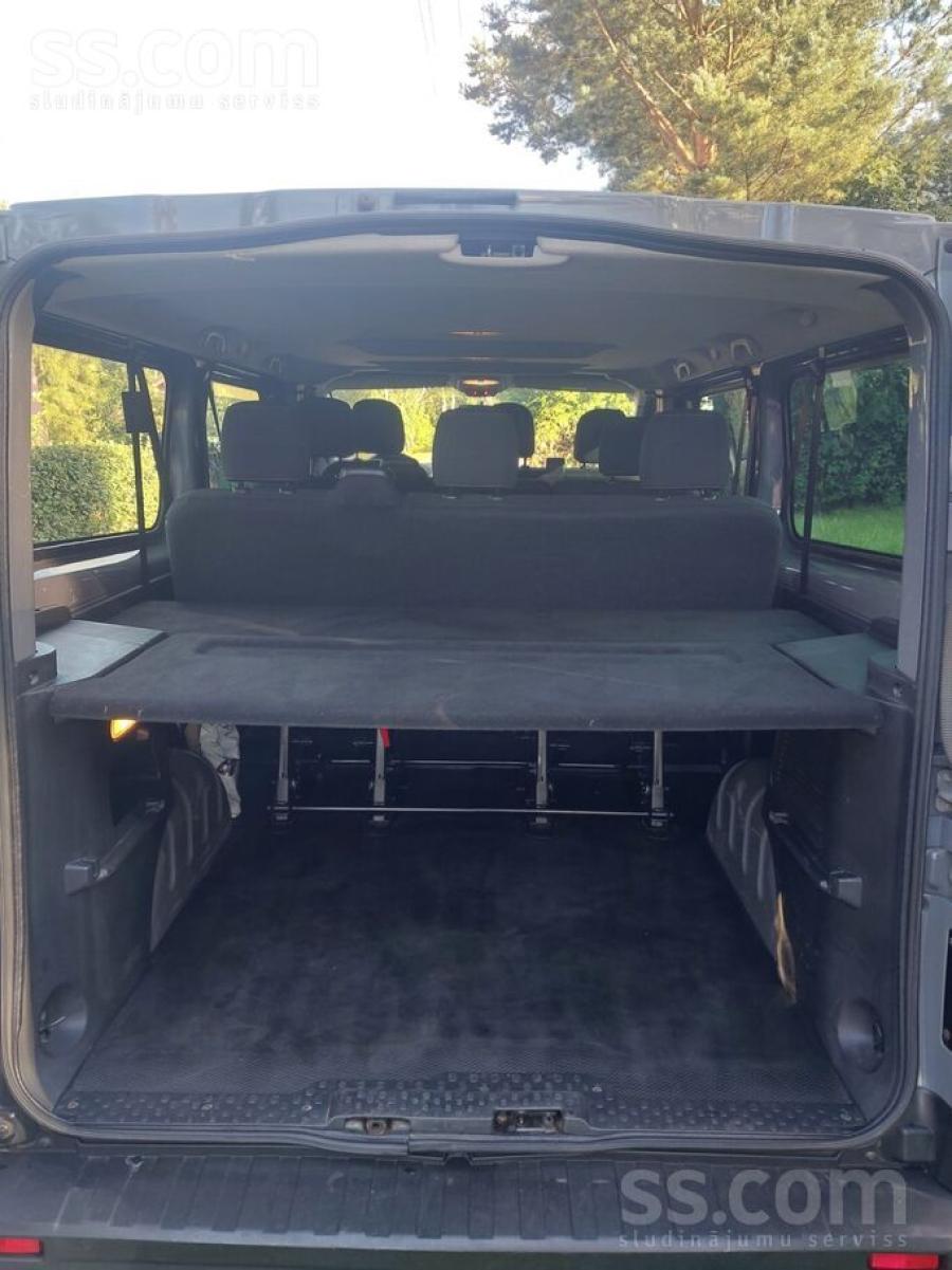 Grey Renault Trafic 2016 in Riga, with an engine capacity of 1.60 L and mileage of 223 thousand km for 12000 €, photo 12 on AUTOMOTO.COM.LV