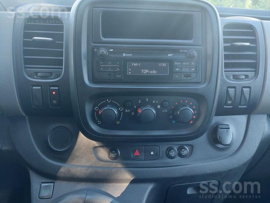 Grey Renault Trafic 2016 in Riga, with an engine capacity of 1.60 L and mileage of 223 thousand km for 12000 €, photo 15 on AUTOMOTO.COM.LV