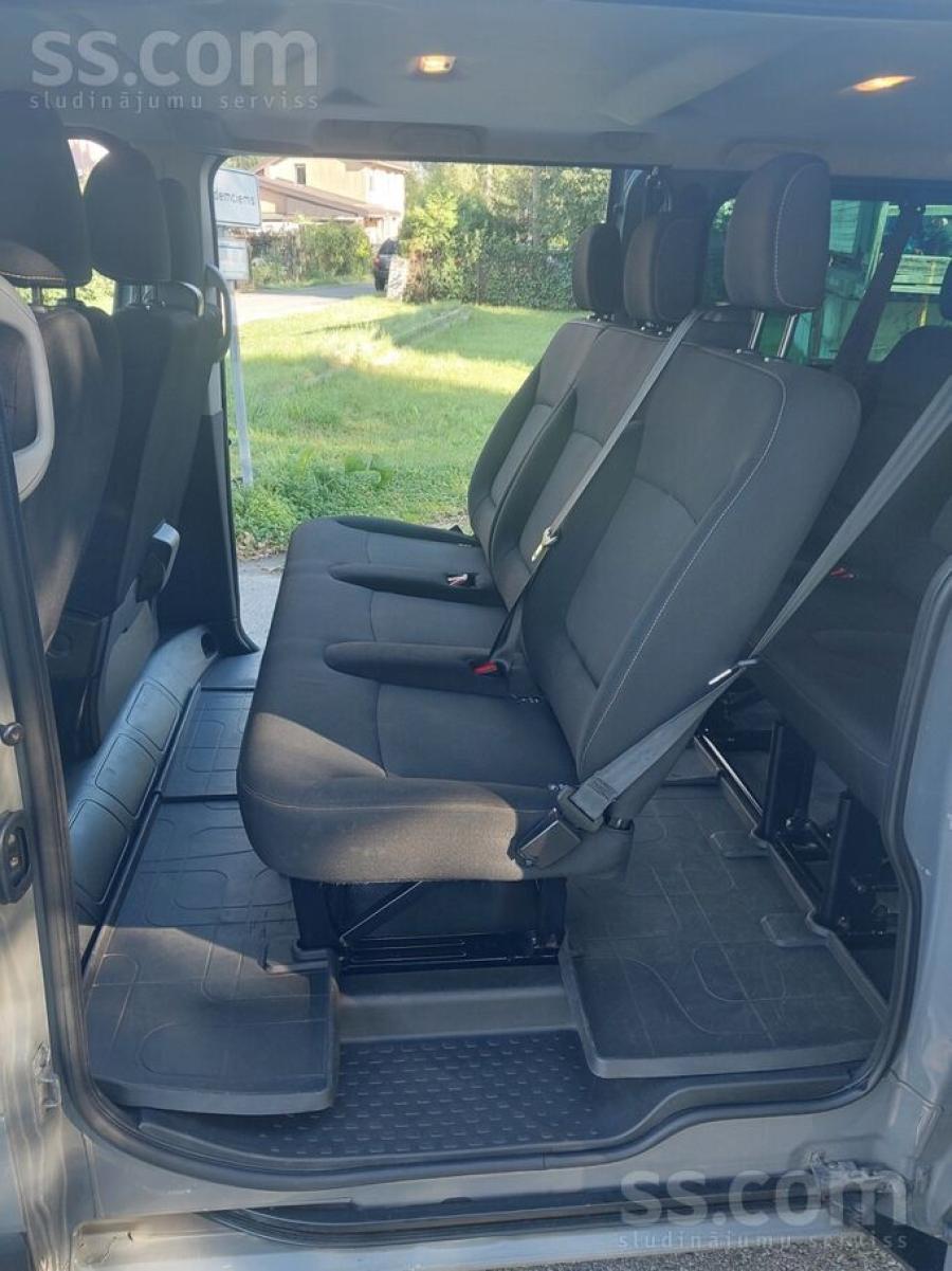 Grey Renault Trafic 2016 in Riga, with an engine capacity of 1.60 L and mileage of 223 thousand km for 12000 €, photo 16 on AUTOMOTO.COM.LV