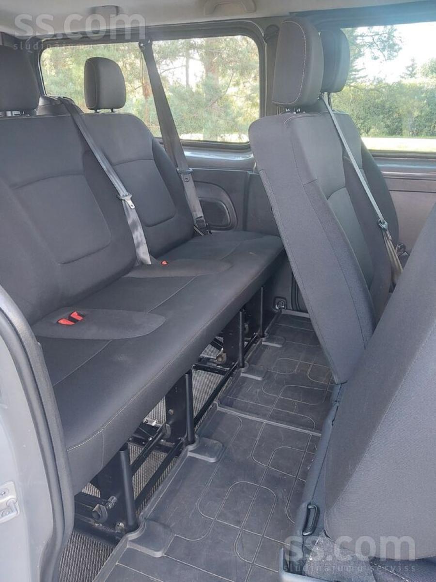 Grey Renault Trafic 2016 in Riga, with an engine capacity of 1.60 L and mileage of 223 thousand km for 12000 €, photo 18 on AUTOMOTO.COM.LV