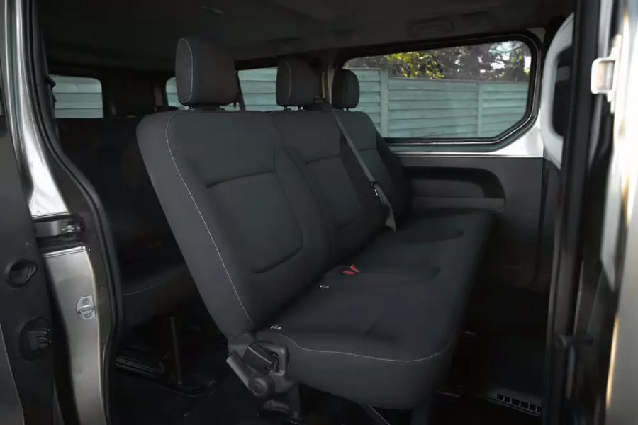Grey Renault Trafic 2016 in Jelgava, with an engine capacity of 1.60 L and mileage of 196 thousand km for 9000 €, photo 12 on AUTOMOTO.COM.LV