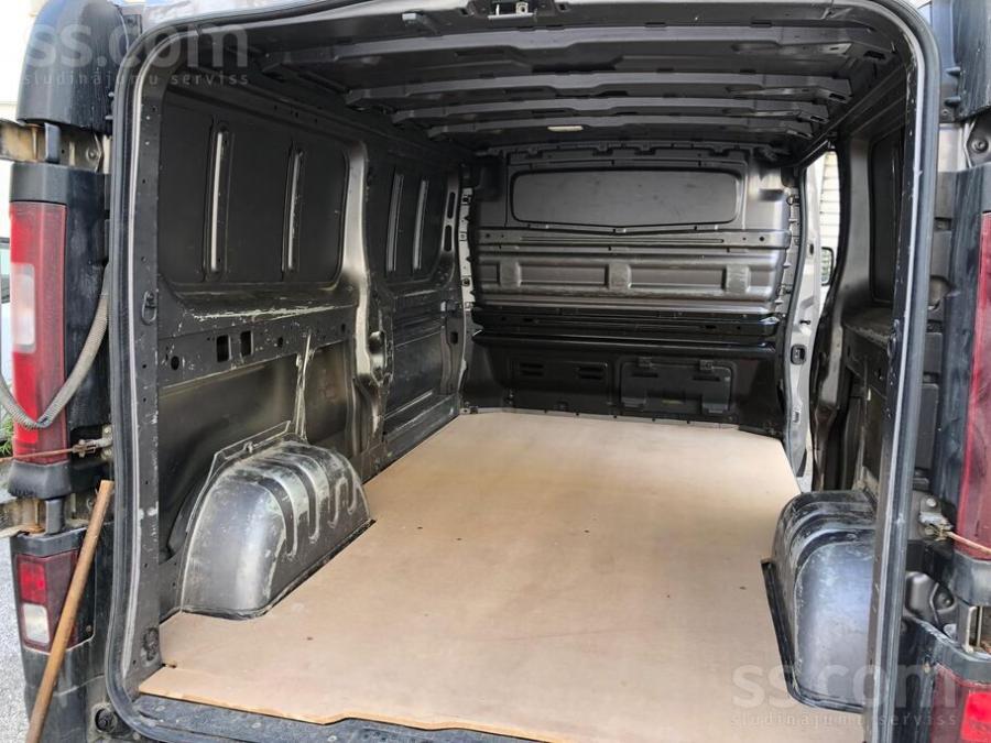 Pelēks Renault Trafic 2016 Rīga, ar dzinēja tilpumu 1.60 L un nobraukumu 0 tūkst. km par 8500 €, foto 4 vietnē AUTOMOTO.COM.LV