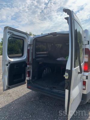 Grey Renault Trafic 2016 in Jelgava, with an engine capacity of 1.60 L and mileage of 307 thousand km for 10700 €, photo 5 on AUTOMOTO.COM.LV