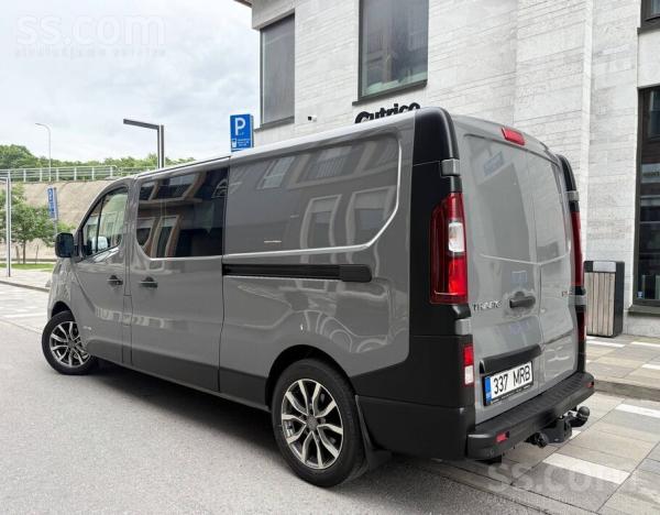 Grey Renault Trafic 2016 in Tallinn, with an engine capacity of 1.60 L and mileage of 264 thousand km for 10999 €, photo 8 on AUTOMOTO.COM.LV