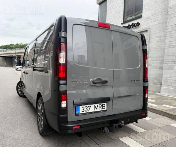 Grey Renault Trafic 2016 in Tallinn, with an engine capacity of 1.60 L and mileage of 264 thousand km for 10999 €, photo 9 on AUTOMOTO.COM.LV