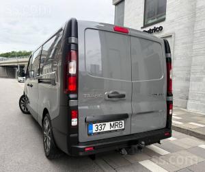 Grey Renault Trafic 2016 in Tallinn, with an engine capacity of 1.60 L and mileage of 264 thousand km for 10999 €, photo 10 on AUTOMOTO.COM.LV