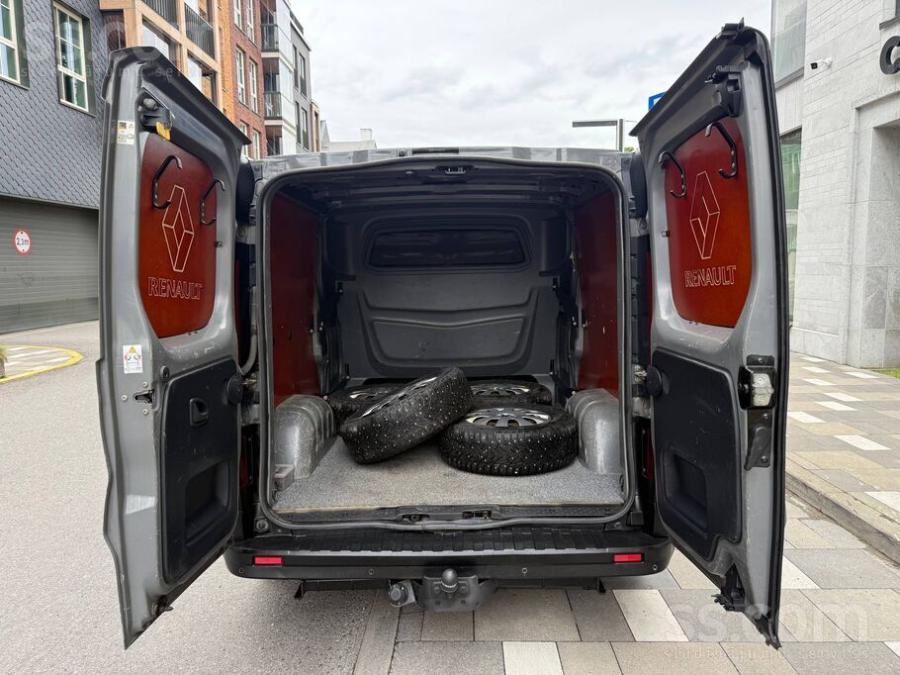 Grey Renault Trafic 2016 in Tallinn, with an engine capacity of 1.60 L and mileage of 264 thousand km for 10999 €, photo 16 on AUTOMOTO.COM.LV