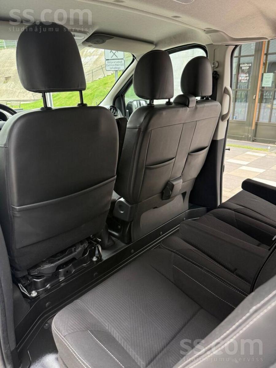 Grey Renault Trafic 2016 in Tallinn, with an engine capacity of 1.60 L and mileage of 264 thousand km for 10999 €, photo 20 on AUTOMOTO.COM.LV