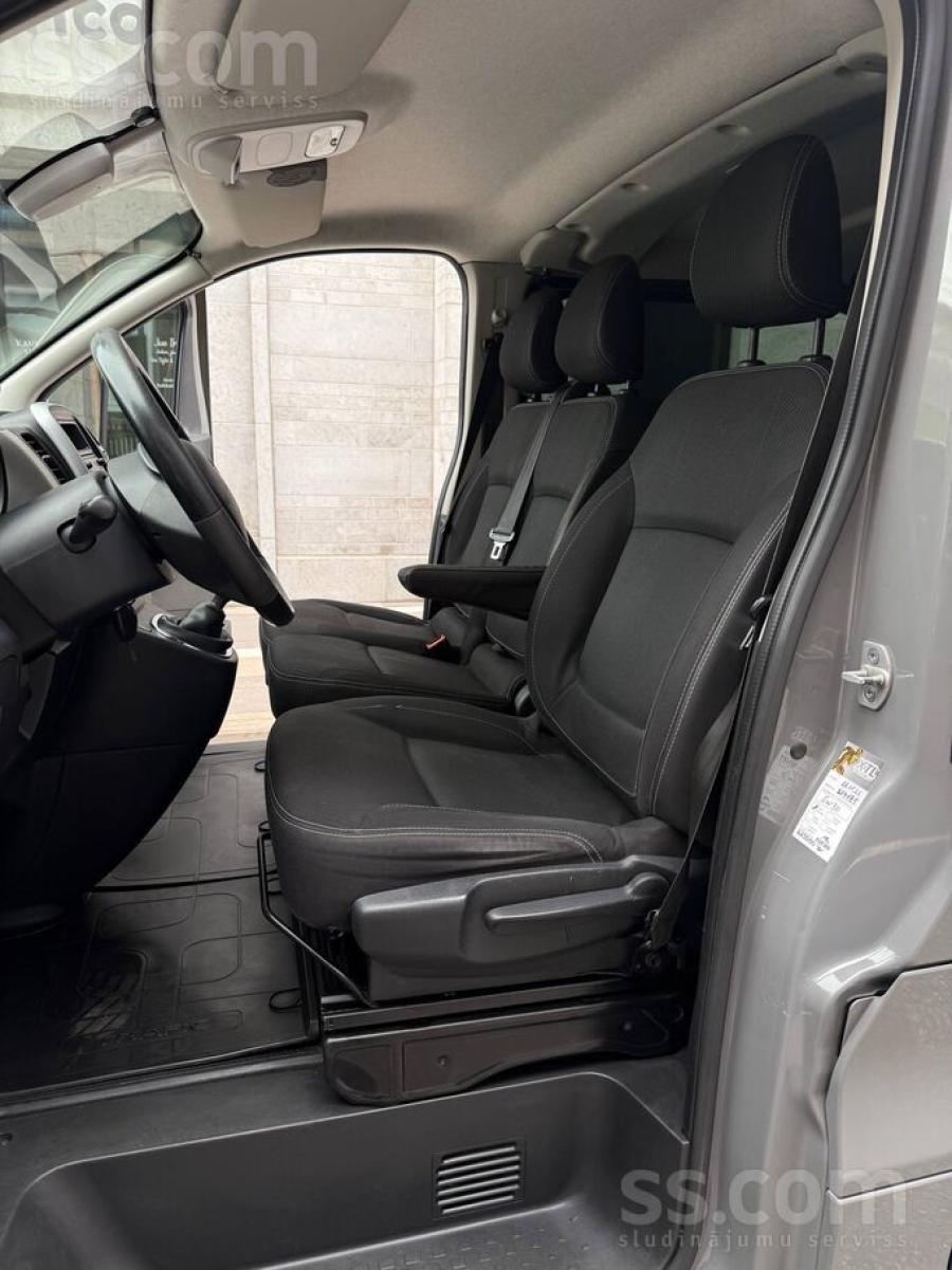 Grey Renault Trafic 2016 in Tallinn, with an engine capacity of 1.60 L and mileage of 264 thousand km for 10999 €, photo 23 on AUTOMOTO.COM.LV