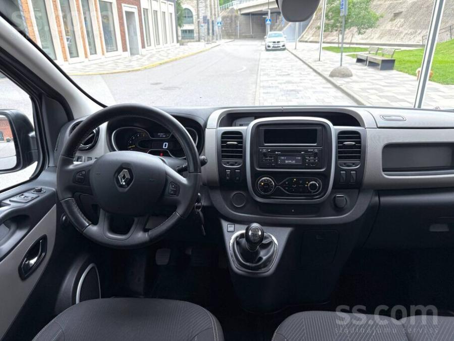 Grey Renault Trafic 2016 in Tallinn, with an engine capacity of 1.60 L and mileage of 264 thousand km for 10999 €, photo 26 on AUTOMOTO.COM.LV