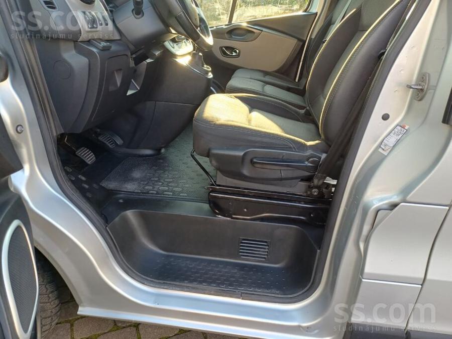 Grey Renault Trafic 2016 in Riga, with an engine capacity of 1.60 L and mileage of 191 thousand km for 7999 €, photo 14 on AUTOMOTO.COM.LV